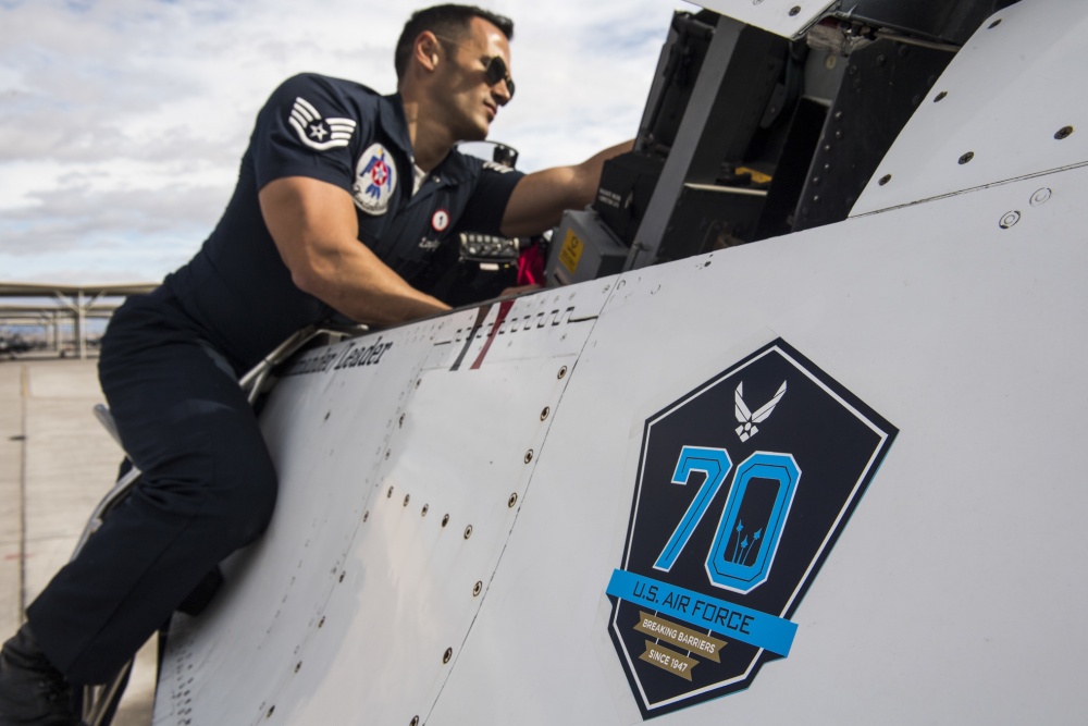 Thunderbirds Honor Air Force's 70th Anniversary Plus The 2017-18 Thunderbird Season Show ...